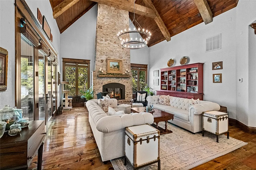 Guess The Home Price - Your daily home guessing puzzle!